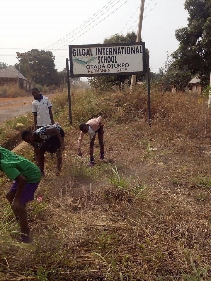 Gilgal School Children Working On New Site | Cornerstone Mountain Assembly