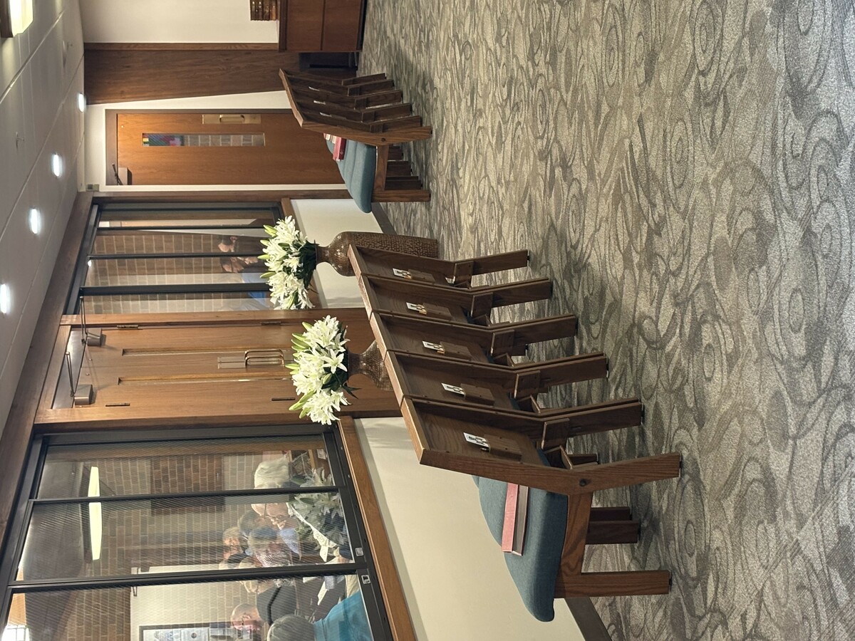 New Seating in the Narthex Provides Flexibility for Worship | Bethany ...