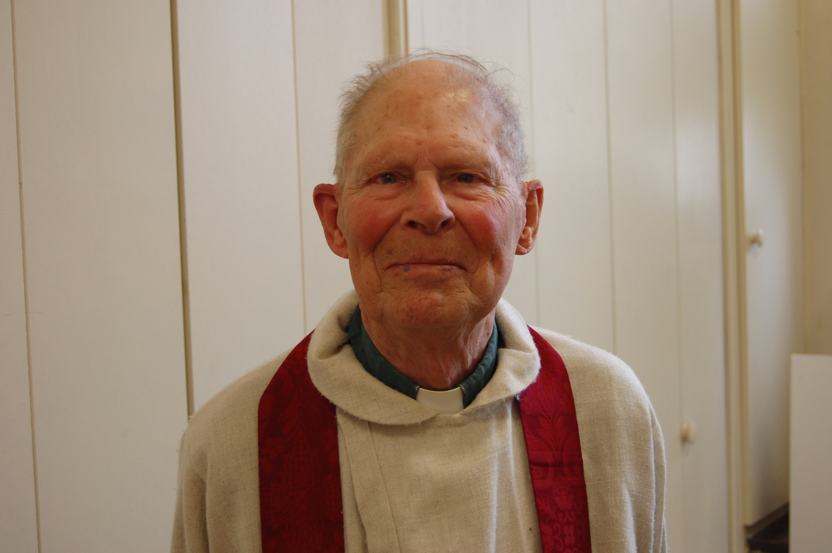 Rest in Peace: The Rev. Douglas Stanley | Anglican Diocese of Kootenay